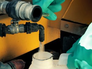 ¿Cómo realizar un correcto "triple lavado" de envases fitosanitarios ...