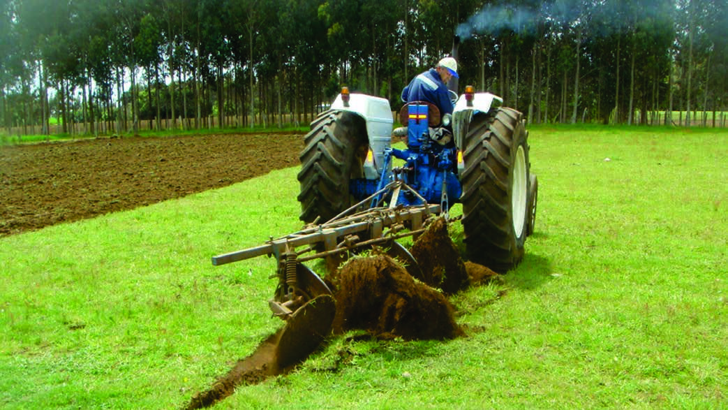 Arado de discos en suelos arcillosos o pedregosos - PortalFruticola.com