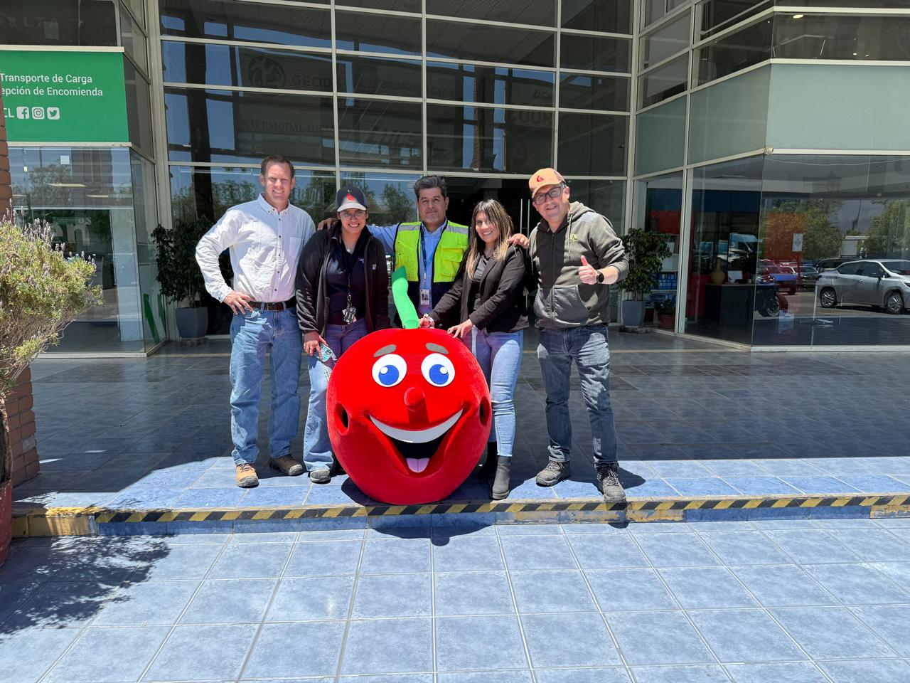 Garces Fruit es la primera frutícola en obtener certificación de la DGAC